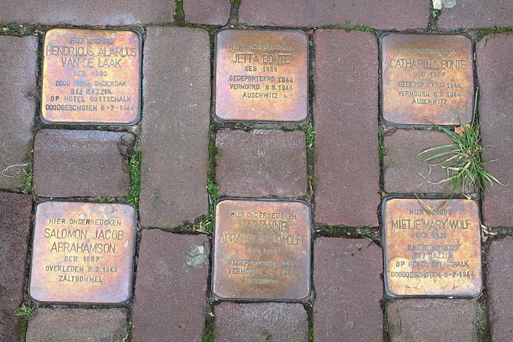 Stolpersteine Waterstraat 21 - Zaltbommel - TracesOfWar.nl